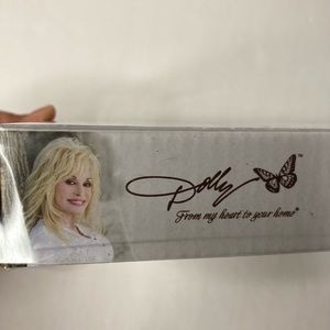 Dolly Parton | Kitchen | Dolly Parton Ceramic Guitar Salt And Pepper ...